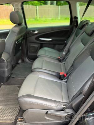 Melns Ford S-Max 2006 Rīga, ar dzinēja tilpumu 2.00 L un nobraukumu 331 tūkst. km par 2550 €, foto 12 vietnē AUTOMOTO.COM.LV