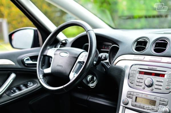 Melns Ford S-Max 2006 Kretinga, ar dzinēja tilpumu 2.00 L un nobraukumu 229 tūkst. km par 2999 €, foto 9 vietnē AUTOMOTO.COM.LV