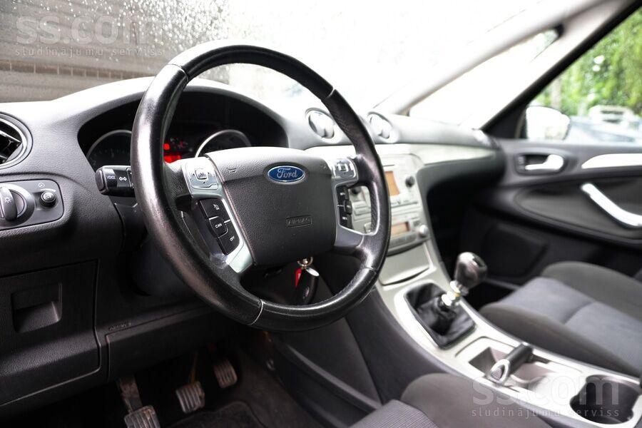 Melns Ford S-Max 2006 Rīga, ar dzinēja tilpumu 1.80 L un nobraukumu 276 tūkst. km par 1990 €, foto 13 vietnē AUTOMOTO.COM.LV