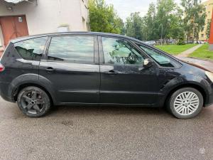 Black Ford S-Max 2006 in Mazeikiai, with an engine capacity of 1.75 L and mileage of 460 thousand km for 900 €, photo 3 on AUTOMOTO.COM.LV