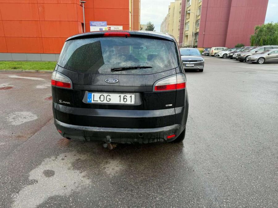 Black Ford S-Max 2006 in Mazeikiai, with an engine capacity of 1.75 L and mileage of 460 thousand km for 900 €, photo 5 on AUTOMOTO.COM.LV