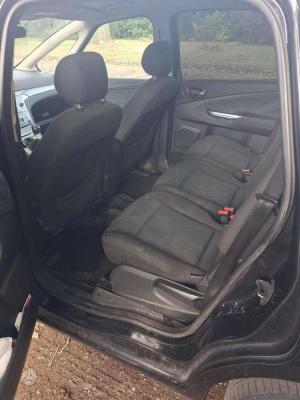 Black Ford S-Max 2006 in Vilkaviskis, with an engine capacity of 2.00 L and mileage of 332 thousand km for 2300 €, photo 6 on AUTOMOTO.COM.LV