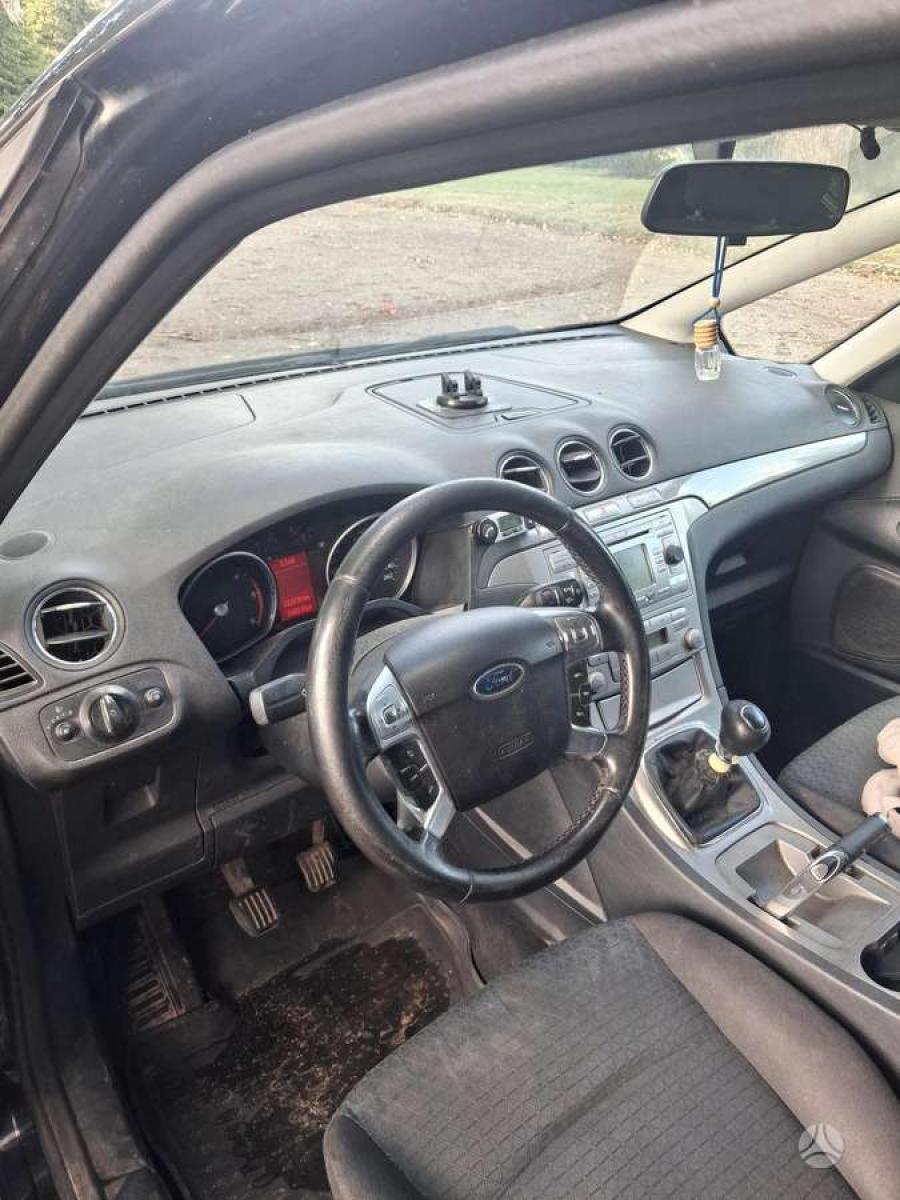 Black Ford S-Max 2006 in Vilkaviskis, with an engine capacity of 2.00 L and mileage of 332 thousand km for 2300 €, photo 7 on AUTOMOTO.COM.LV