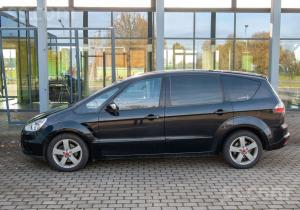 Black Ford S-Max 2007 in Cesis, with an engine capacity of 1.80 L and mileage of 248 thousand km for 2550 €, photo 3 on AUTOMOTO.COM.LV
