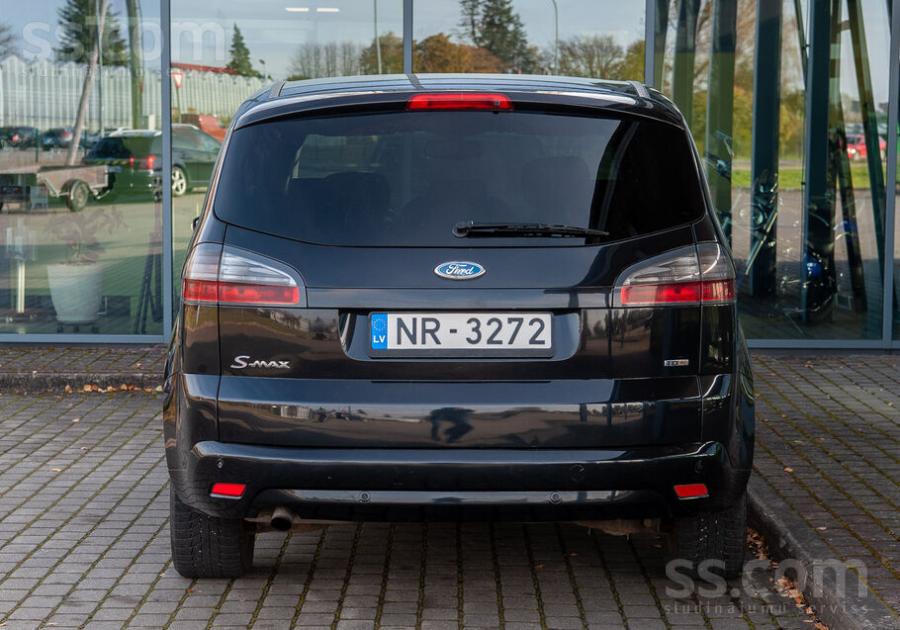 Black Ford S-Max 2007 in Cesis, with an engine capacity of 1.80 L and mileage of 248 thousand km for 2550 €, photo 5 on AUTOMOTO.COM.LV