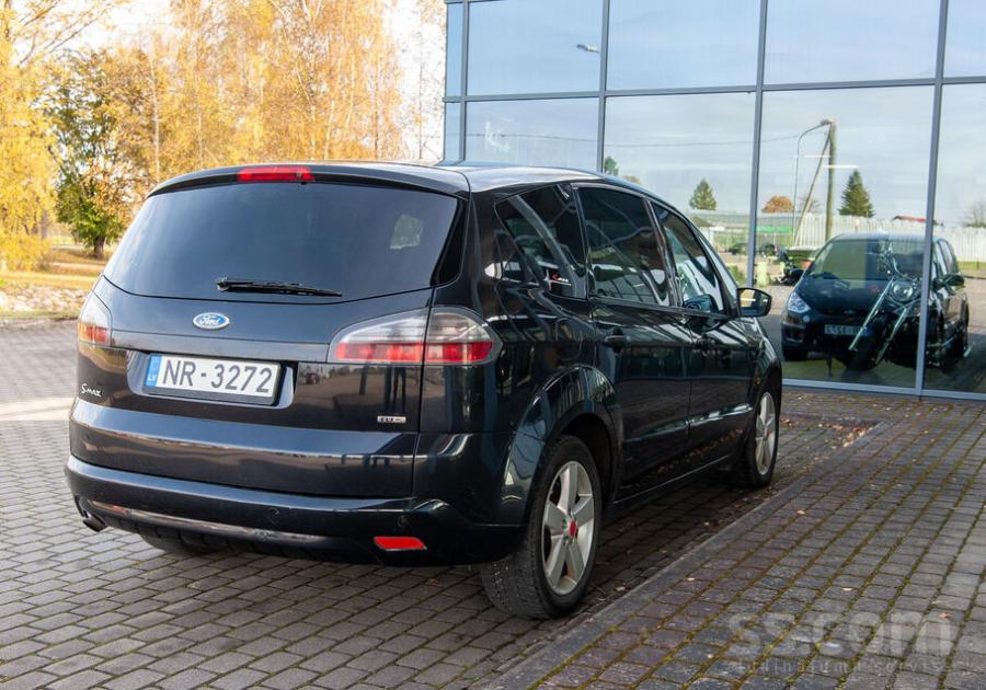 Black Ford S-Max 2007 in Cesis, with an engine capacity of 1.80 L and mileage of 248 thousand km for 2550 €, photo 6 on AUTOMOTO.COM.LV