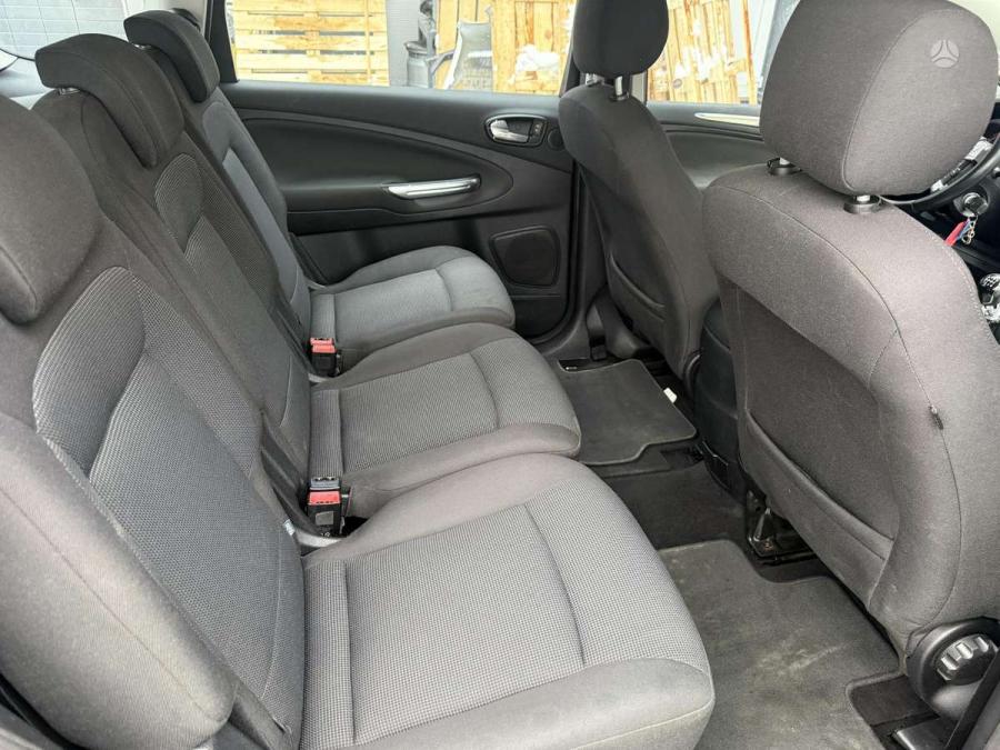 Black Ford S-Max 2007 in Vilnius, with an engine capacity of 2.00 L and mileage of 251 thousand km for 2500 €, photo 10 on AUTOMOTO.COM.LV