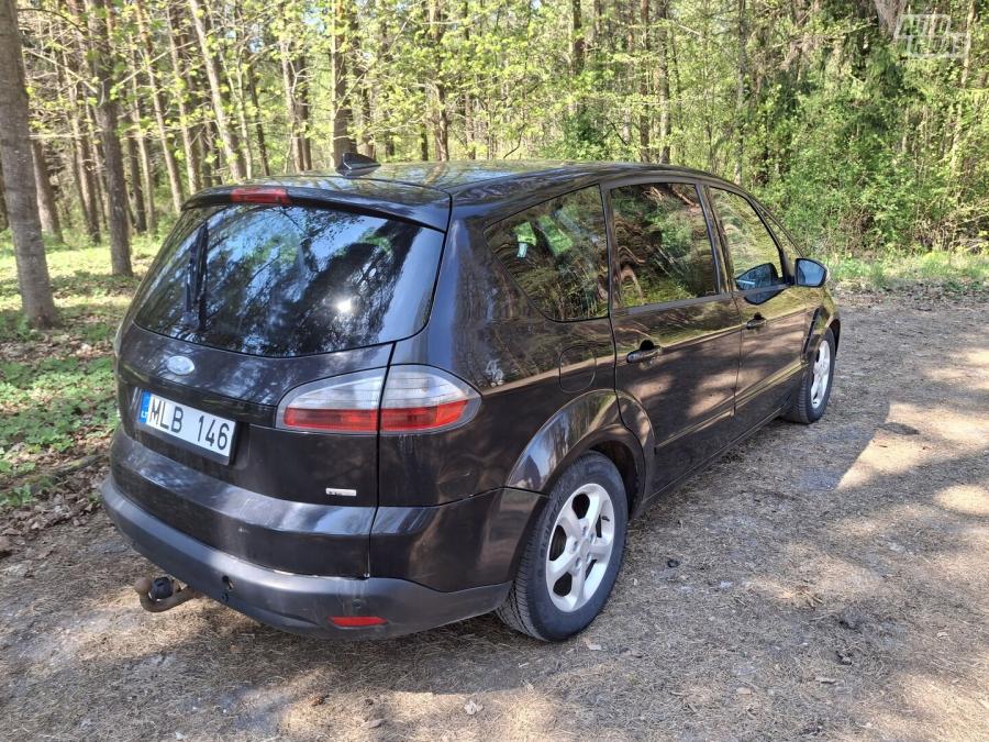 Black Ford S-Max 2007 in Utena, with an engine capacity of 2.00 L and mileage of 270 thousand km for 1950 €, photo 4 on AUTOMOTO.COM.LV