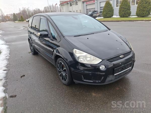 Black Ford S-Max 2007 in Valmiera, with an engine capacity of 2.30 L and mileage of 298 thousand km for 3900 €, photo 1 on AUTOMOTO.COM.LV