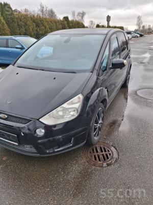 Black Ford S-Max 2007 in Valmiera, with an engine capacity of 2.30 L and mileage of 298 thousand km for 3900 €, photo 3 on AUTOMOTO.COM.LV