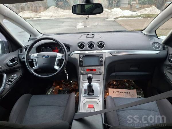 Black Ford S-Max 2007 in Valmiera, with an engine capacity of 2.30 L and mileage of 298 thousand km for 3900 €, photo 5 on AUTOMOTO.COM.LV