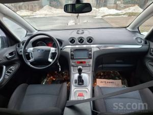 Black Ford S-Max 2007 in Valmiera, with an engine capacity of 2.30 L and mileage of 298 thousand km for 3900 €, photo 6 on AUTOMOTO.COM.LV