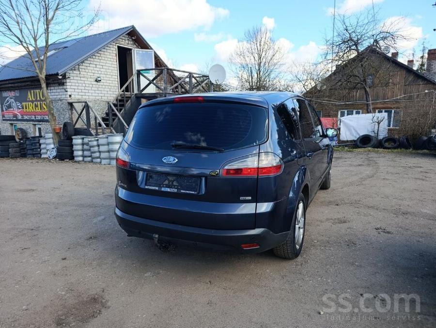 Black Ford S-Max 2007 in Rezekne, with an engine capacity of 1.80 L and mileage of 0 thousand km for 2450 €, photo 5 on AUTOMOTO.COM.LV