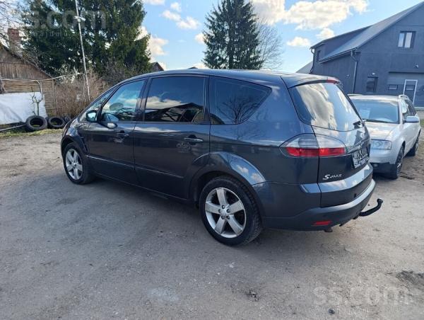 Black Ford S-Max 2007 in Rezekne, with an engine capacity of 1.80 L and mileage of 0 thousand km for 2450 €, photo 5 on AUTOMOTO.COM.LV