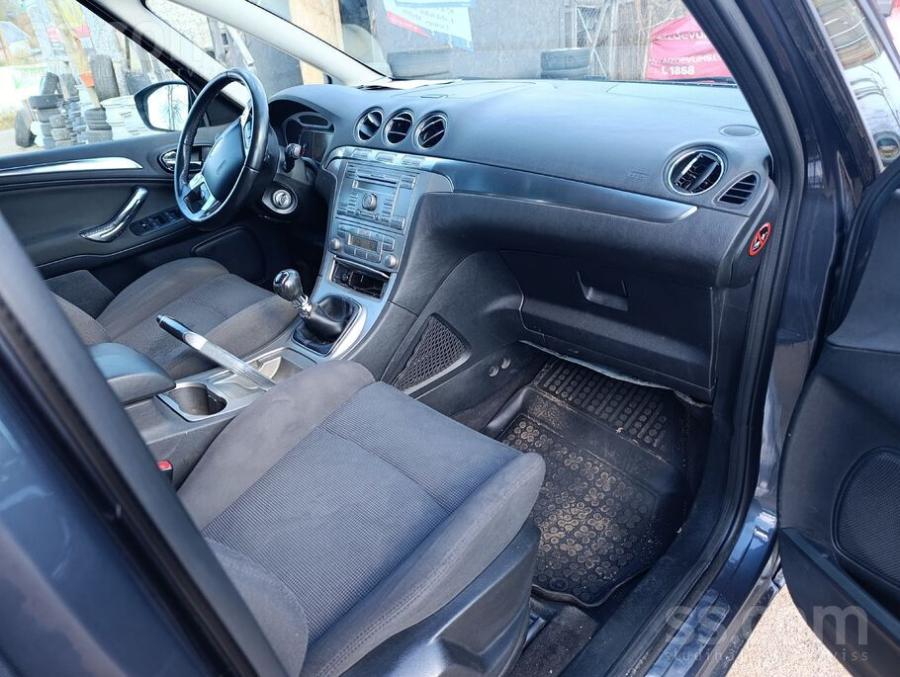 Black Ford S-Max 2007 in Rezekne, with an engine capacity of 1.80 L and mileage of 0 thousand km for 2450 €, photo 9 on AUTOMOTO.COM.LV