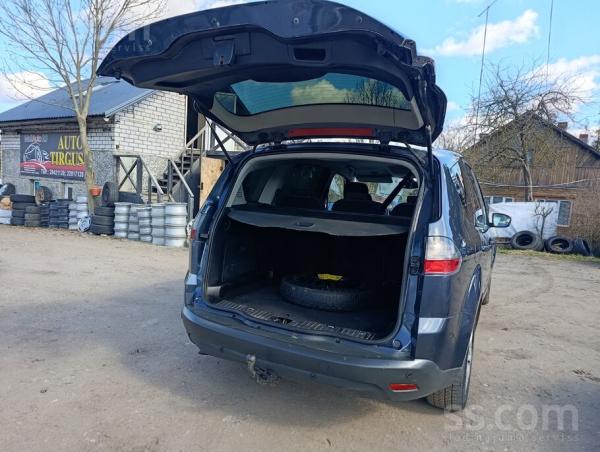 Black Ford S-Max 2007 in Rezekne, with an engine capacity of 1.80 L and mileage of 0 thousand km for 2450 €, photo 10 on AUTOMOTO.COM.LV