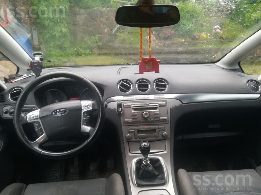 Black Ford S-Max 2007 in Talsi, with an engine capacity of 2.00 L and mileage of 400 thousand km for 1000 €, photo 1 on AUTOMOTO.COM.LV