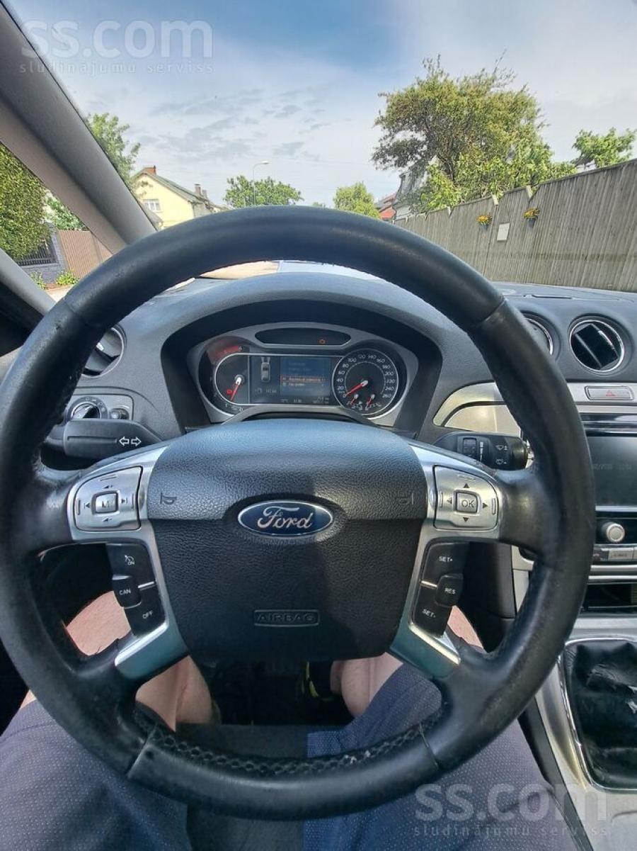 Melns Ford S-Max 2007 Rīga, ar dzinēja tilpumu 2.00 L un nobraukumu 501 tūkst. km par 1000 €, foto 3 vietnē AUTOMOTO.COM.LV