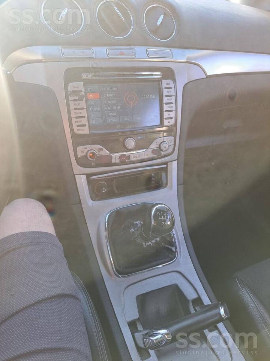 Melns Ford S-Max 2007 Rīga, ar dzinēja tilpumu 2.00 L un nobraukumu 501 tūkst. km par 1000 €, foto 4 vietnē AUTOMOTO.COM.LV
