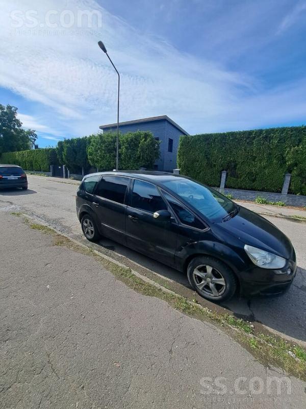 Melns Ford S-Max 2007 Rīga, ar dzinēja tilpumu 2.00 L un nobraukumu 501 tūkst. km par 1000 €, foto 5 vietnē AUTOMOTO.COM.LV