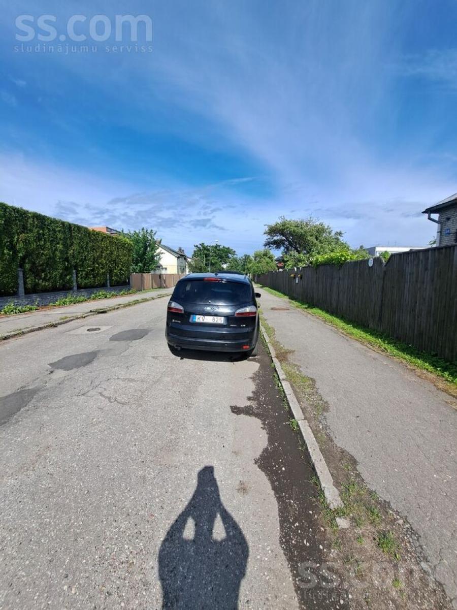 Melns Ford S-Max 2007 Rīga, ar dzinēja tilpumu 2.00 L un nobraukumu 501 tūkst. km par 1000 €, foto 8 vietnē AUTOMOTO.COM.LV