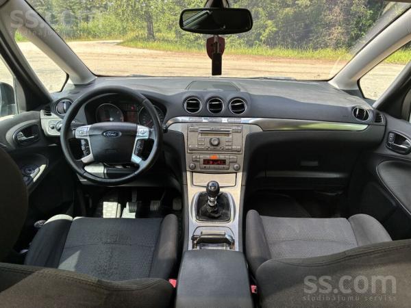 Black Ford S-Max 2007 in Talsi, with an engine capacity of 2.00 L and mileage of 352 thousand km for 2300 €, photo 8 on AUTOMOTO.COM.LV