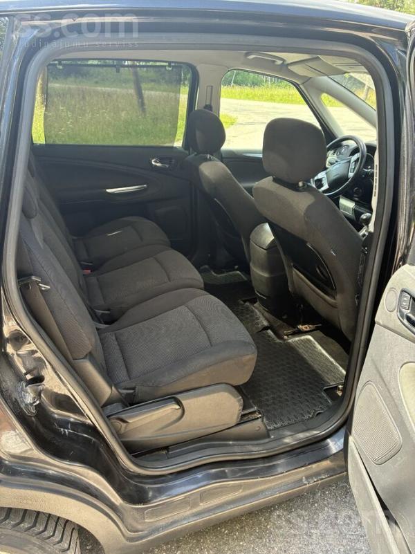 Black Ford S-Max 2007 in Talsi, with an engine capacity of 2.00 L and mileage of 352 thousand km for 2300 €, photo 10 on AUTOMOTO.COM.LV