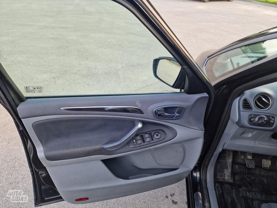 Black Ford S-Max 2007 in Kretinga, with an engine capacity of 2.00 L and mileage of 309 thousand km for 3000 €, photo 18 on AUTOMOTO.COM.LV