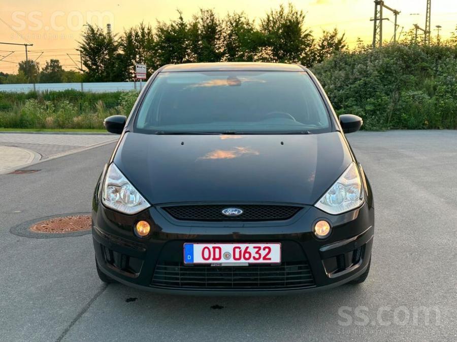 Black Ford S-Max 2007 in Ogre, with an engine capacity of 2.00 L and mileage of 371 thousand km for 3350 €, photo 3 on AUTOMOTO.COM.LV