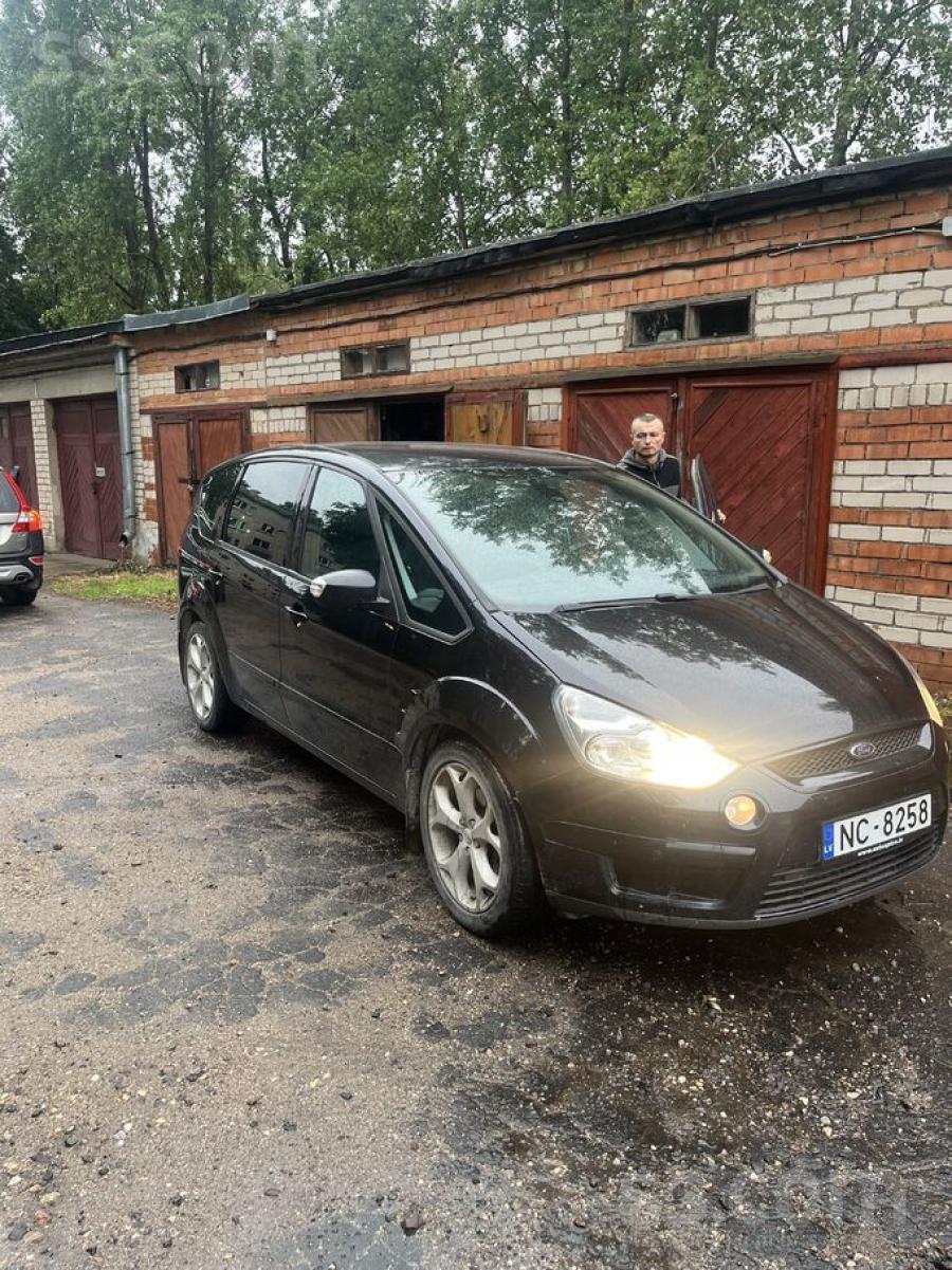 Melns Ford S-Max 2007 Jēkabpils, ar dzinēja tilpumu 2.00 L un nobraukumu 362 tūkst. km par 2200 €, foto 1 vietnē AUTOMOTO.COM.LV