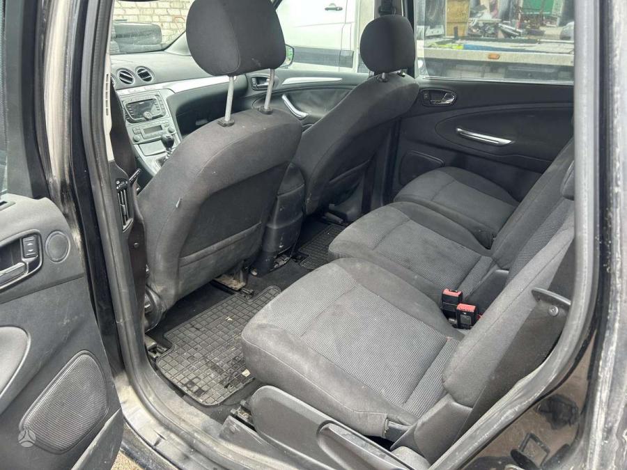 Black Ford S-Max 2007 in Raseiniai, with an engine capacity of 2.00 L and mileage of 285 thousand km for 1650 €, photo 8 on AUTOMOTO.COM.LV