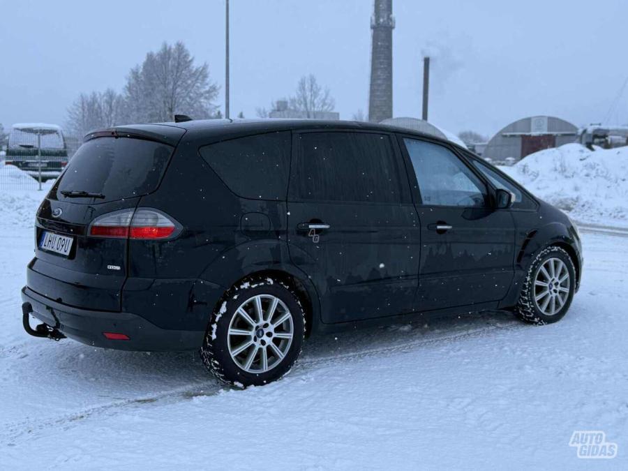 Black Ford S-Max 2008 in Silute, with an engine capacity of 2.00 L and mileage of 370 thousand km for 2499 €, photo 3 on AUTOMOTO.COM.LV