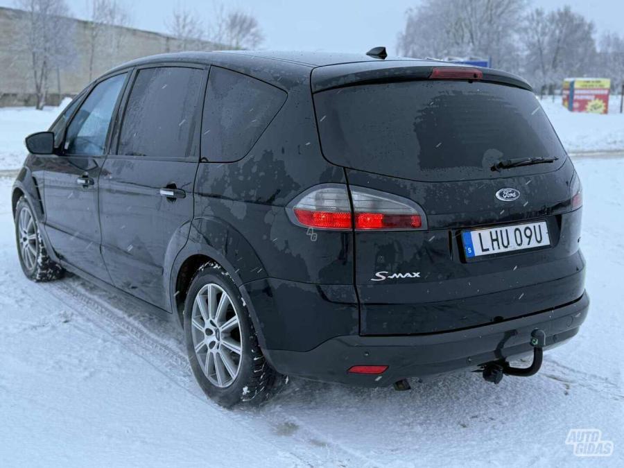 Black Ford S-Max 2008 in Silute, with an engine capacity of 2.00 L and mileage of 370 thousand km for 2499 €, photo 5 on AUTOMOTO.COM.LV