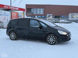 Black Ford S-Max 2008 in Silute, with an engine capacity of 2.00 L and mileage of 320 thousand km for 2499 €, photo 5 on AUTOMOTO.COM.LV
