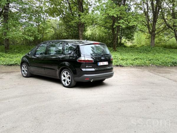 Black Ford S-Max 2008 in Riga, with an engine capacity of 2.00 L and mileage of 242 thousand km for 3990 €, photo 5 on AUTOMOTO.COM.LV