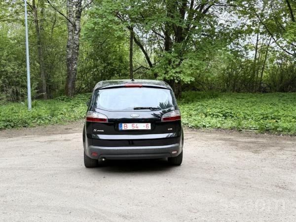 Black Ford S-Max 2008 in Riga, with an engine capacity of 2.00 L and mileage of 242 thousand km for 3990 €, photo 6 on AUTOMOTO.COM.LV
