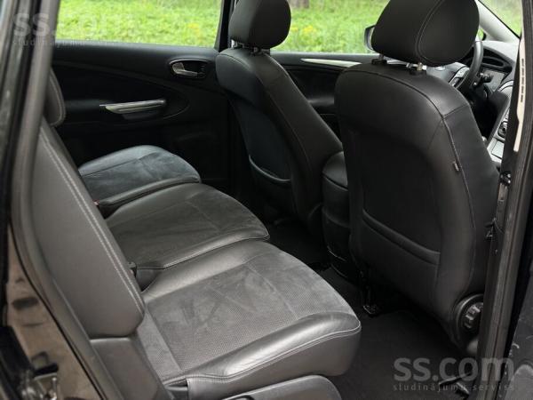 Black Ford S-Max 2008 in Riga, with an engine capacity of 2.00 L and mileage of 242 thousand km for 3990 €, photo 10 on AUTOMOTO.COM.LV