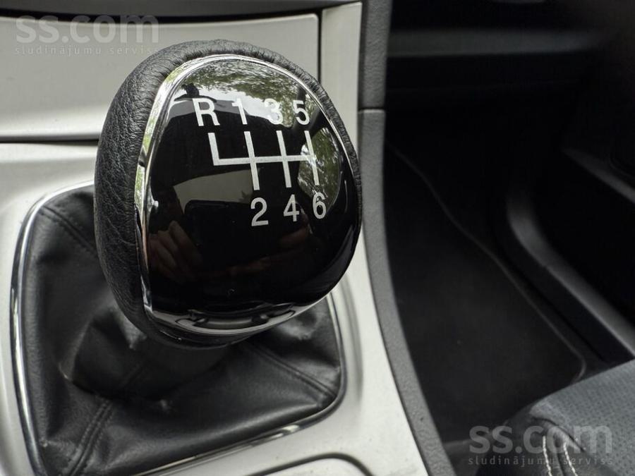 Melns Ford S-Max 2008 Rīga, ar dzinēja tilpumu 2.00 L un nobraukumu 242 tūkst. km par 3990 €, foto 13 vietnē AUTOMOTO.COM.LV