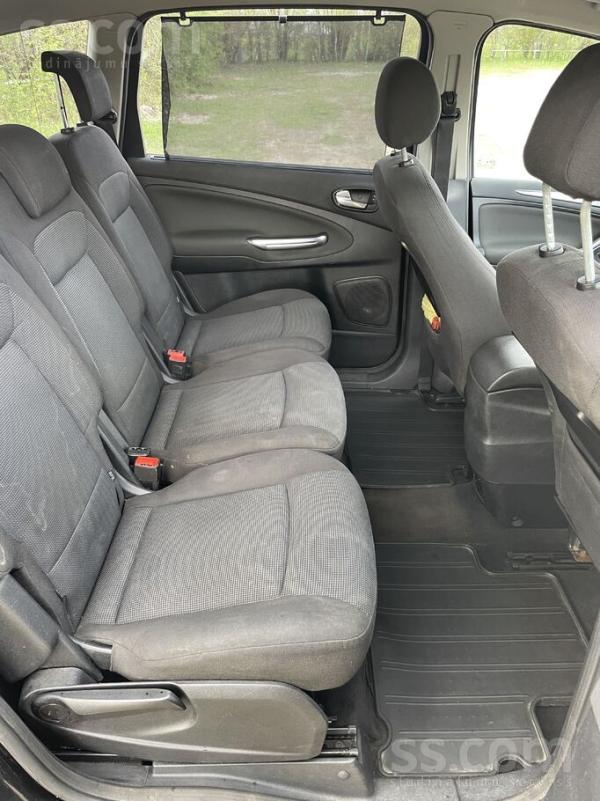 Black Ford S-Max 2008 in Riga, with an engine capacity of 2.00 L and mileage of 335 thousand km for 2000 €, photo 3 on AUTOMOTO.COM.LV