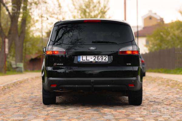 Black Ford S-Max 2008 in Jelgava, with an engine capacity of 2.00 L and mileage of 426 thousand km for 1900 €, photo 6 on AUTOMOTO.COM.LV
