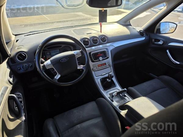 Black Ford S-Max 2008 in Riga, with an engine capacity of 2.20 L and mileage of 370 thousand km for 2500 €, photo 7 on AUTOMOTO.COM.LV