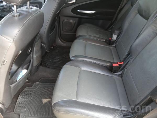 Melns Ford S-Max 2008 Rēzekne, ar dzinēja tilpumu 2.00 L un nobraukumu 311 tūkst. km par 3500 €, foto 4 vietnē AUTOMOTO.COM.LV