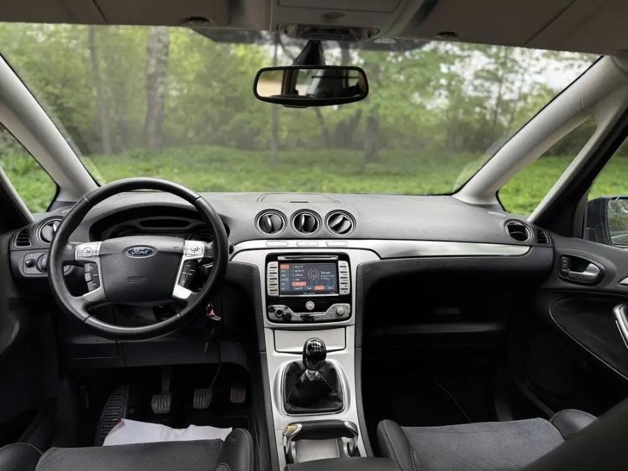 Melns Ford S-Max 2008 Rīga, ar dzinēja tilpumu 2.00 L un nobraukumu 242 tūkst. km par 3990 €, foto 8 vietnē AUTOMOTO.COM.LV