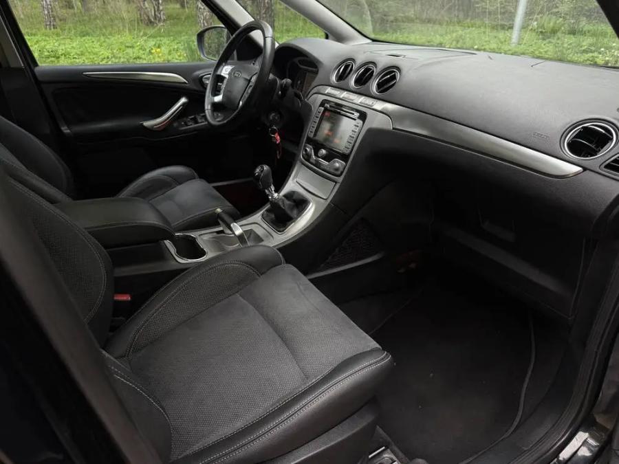 Melns Ford S-Max 2008 Rīga, ar dzinēja tilpumu 2.00 L un nobraukumu 242 tūkst. km par 3990 €, foto 10 vietnē AUTOMOTO.COM.LV