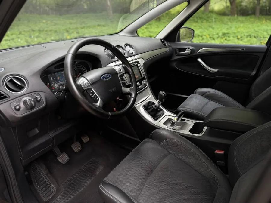 Melns Ford S-Max 2008 Rīga, ar dzinēja tilpumu 2.00 L un nobraukumu 242 tūkst. km par 3990 €, foto 11 vietnē AUTOMOTO.COM.LV