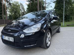 Black Ford S-Max 2008 in Riga, with an engine capacity of 2.00 L and mileage of 310 thousand km for 3600 €, photo 3 on AUTOMOTO.COM.LV
