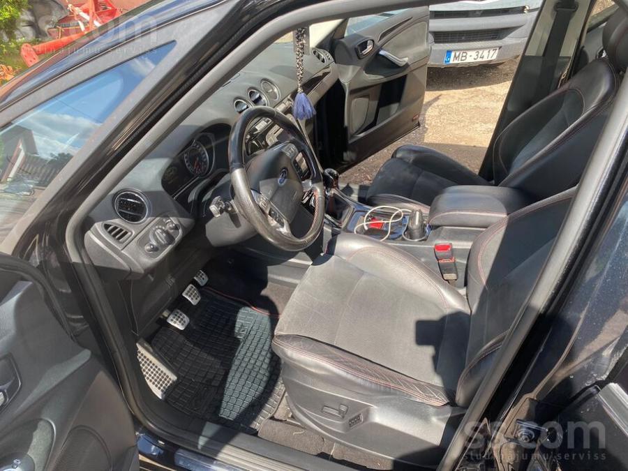 Black Ford S-Max 2008 in Rezekne, with an engine capacity of 2.20 L and mileage of 330 thousand km for 4500 €, photo 5 on AUTOMOTO.COM.LV