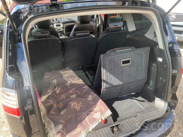 Melns Ford S-Max 2008 Rēzekne, ar dzinēja tilpumu 2.20 L un nobraukumu 330 tūkst. km par 4500 €, foto 5 vietnē AUTOMOTO.COM.LV