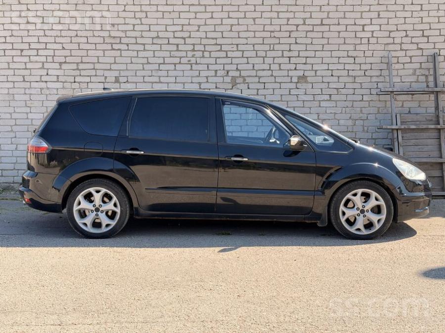 Black Ford S-Max 2008 in Liepaja, with an engine capacity of 2.20 L and mileage of 398 thousand km for 3700 €, photo 5 on AUTOMOTO.COM.LV