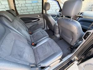 Black Ford S-Max 2008 in Liepaja, with an engine capacity of 2.20 L and mileage of 398 thousand km for 3700 €, photo 8 on AUTOMOTO.COM.LV